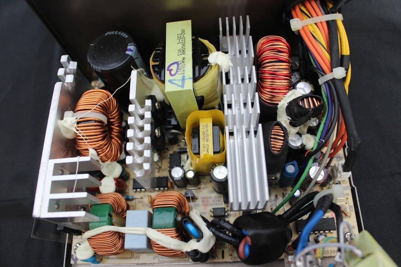 Huntkey APFC 700W - Đánh Giá Gaming Gear