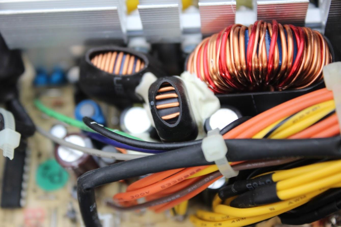 Huntkey APFC 700W - Đánh Giá Gaming Gear