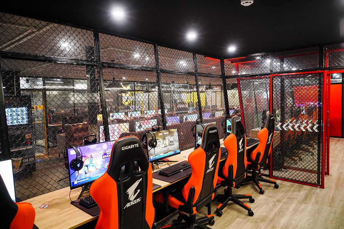 Cybercore Gaming Dragon - Phòng máy "khủng" nhất ra mắt game thủ