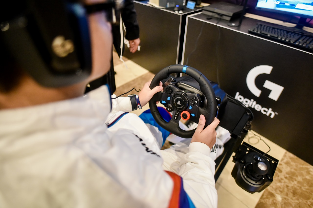 Logitech G29 trở thành tâm điểm tại Bimmerfest 2020
