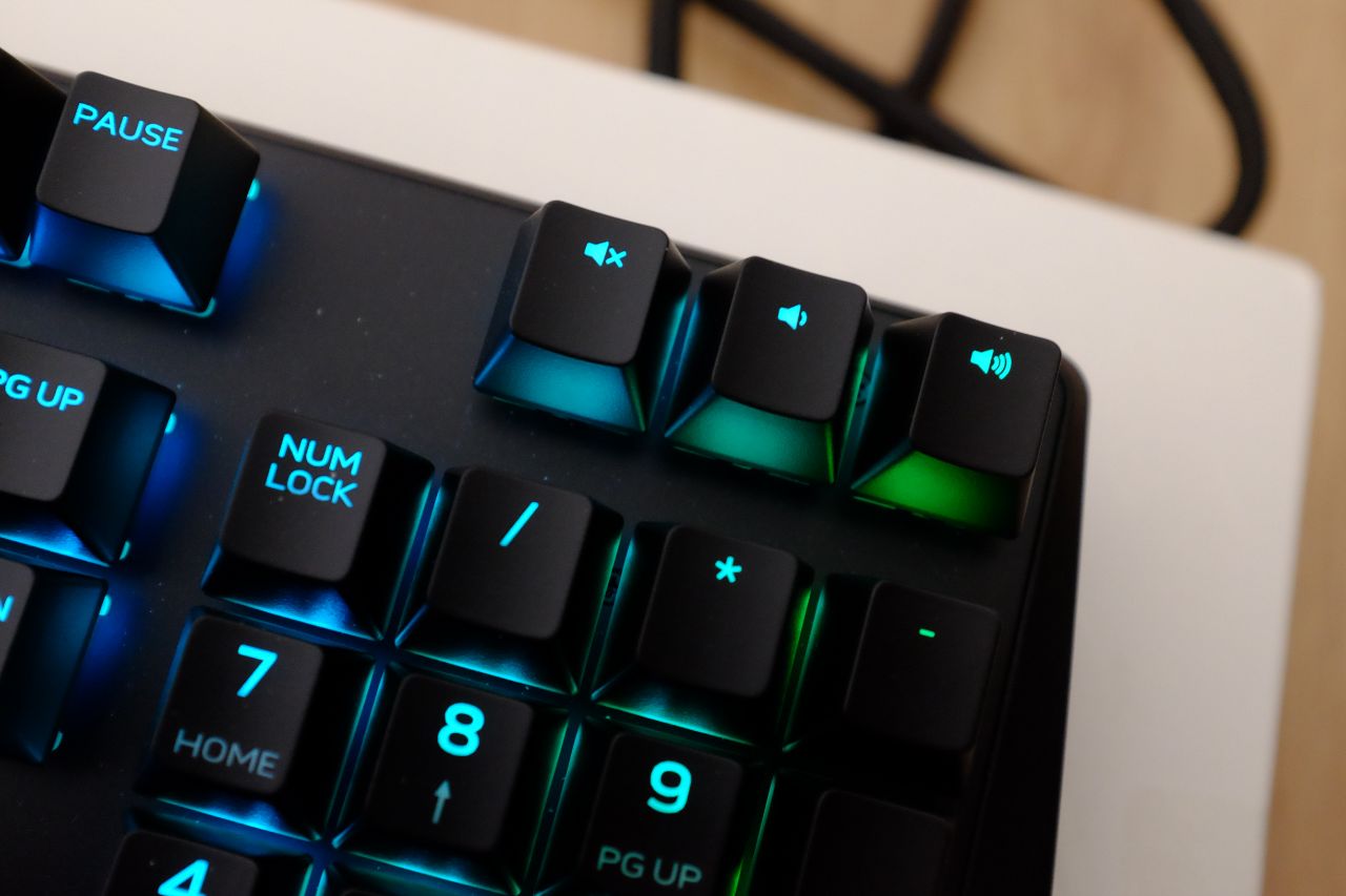 Alienware AW410K - Đánh Giá Gaming Gear